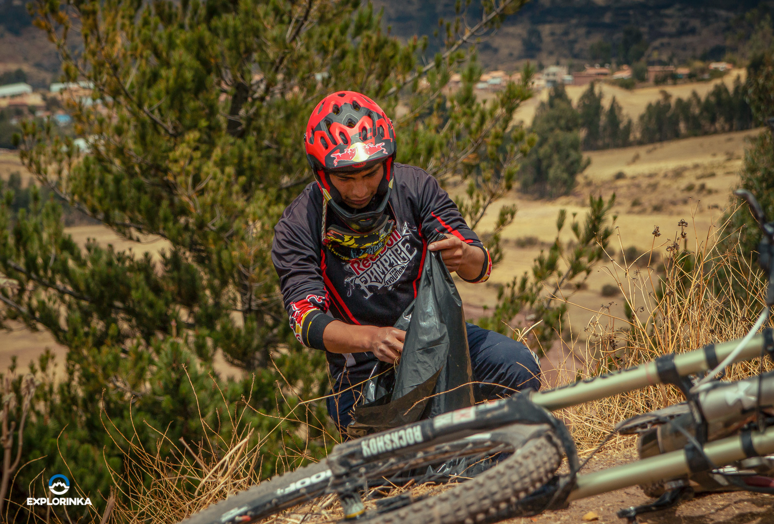 Paso a paso vamos limpiando nuestras rutas de Mountain biking » Explorinka